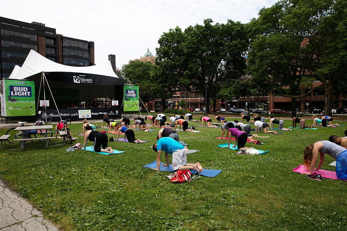 12 Photos from Cathedral Square Market