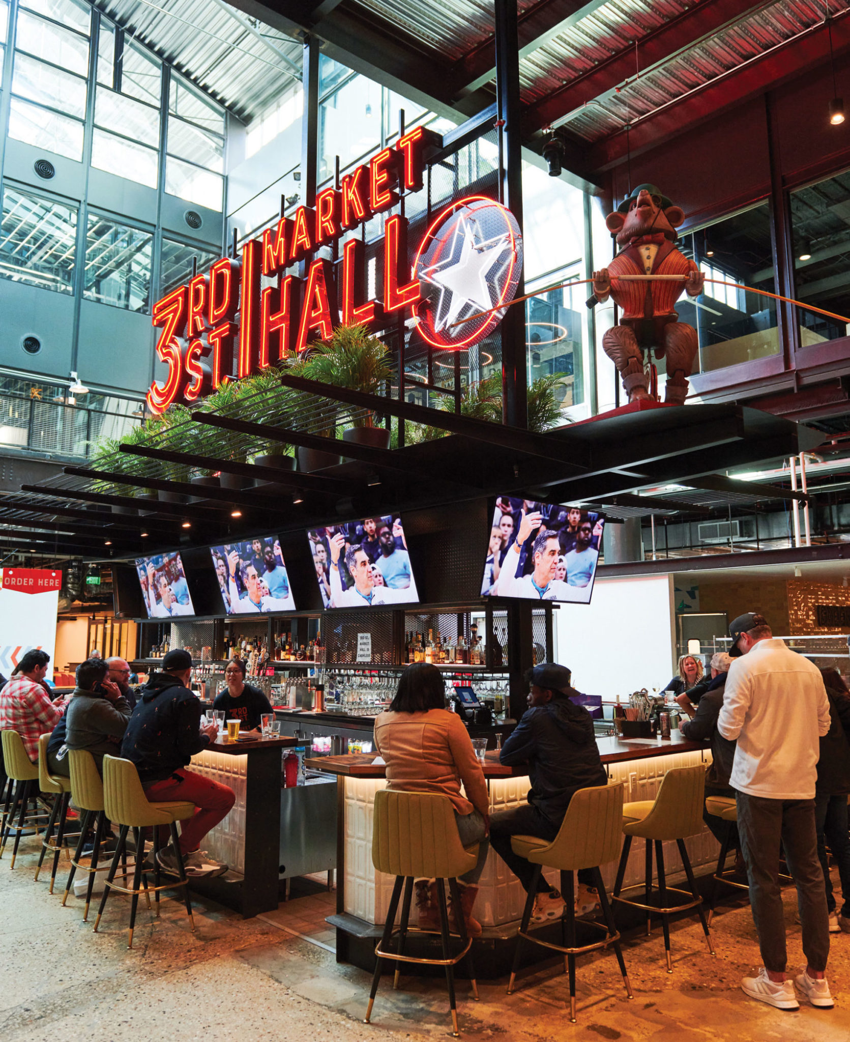 5 Places to Eat at 3rd Street Market Hall