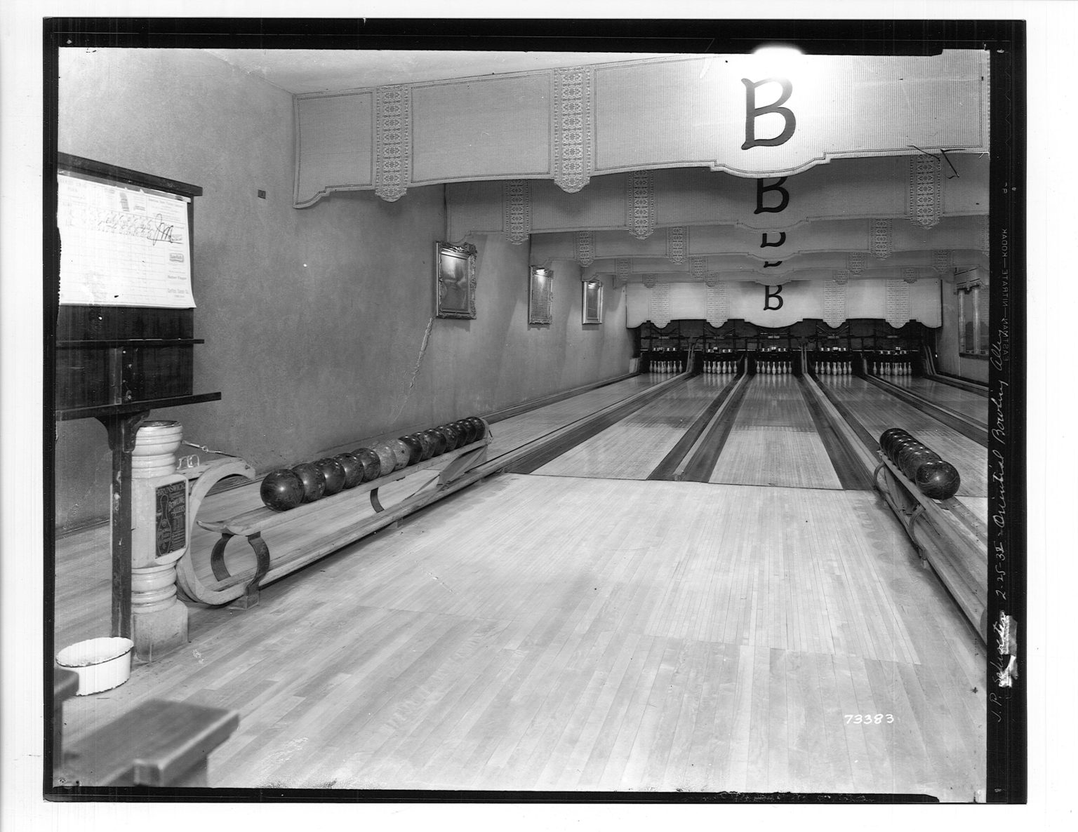 95 Years of Landmark Lanes | Milwaukee Magazine