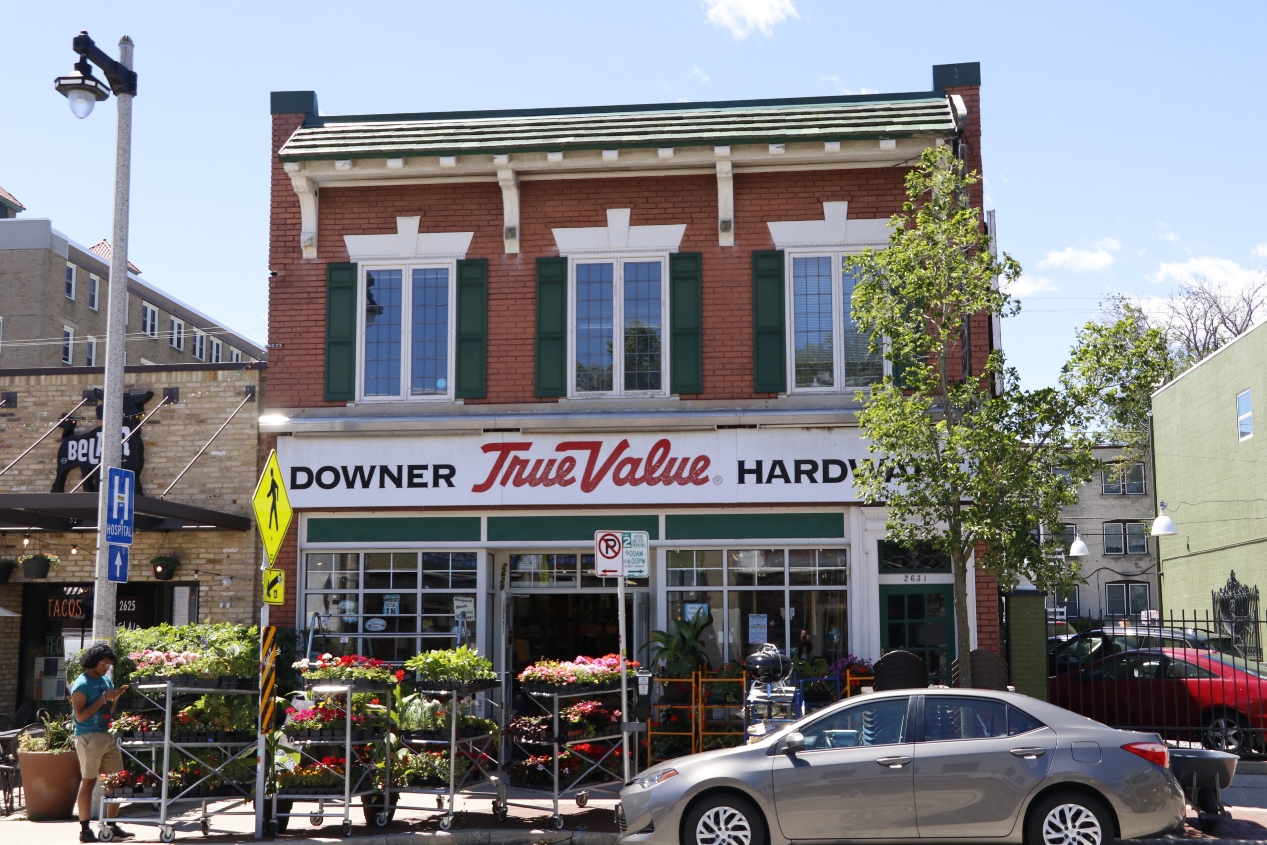 Ranking Milwaukee Hardware Stores Based on How They Smell