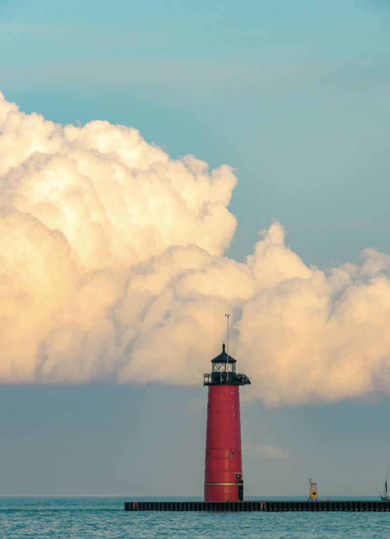 Must-See Historic Wisconsin Lighthouses