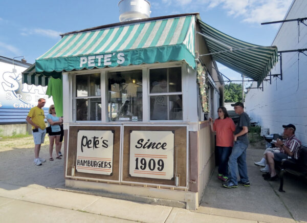 13 Wisconsin Restaurants Worth the Drive, According to Culinary Experts