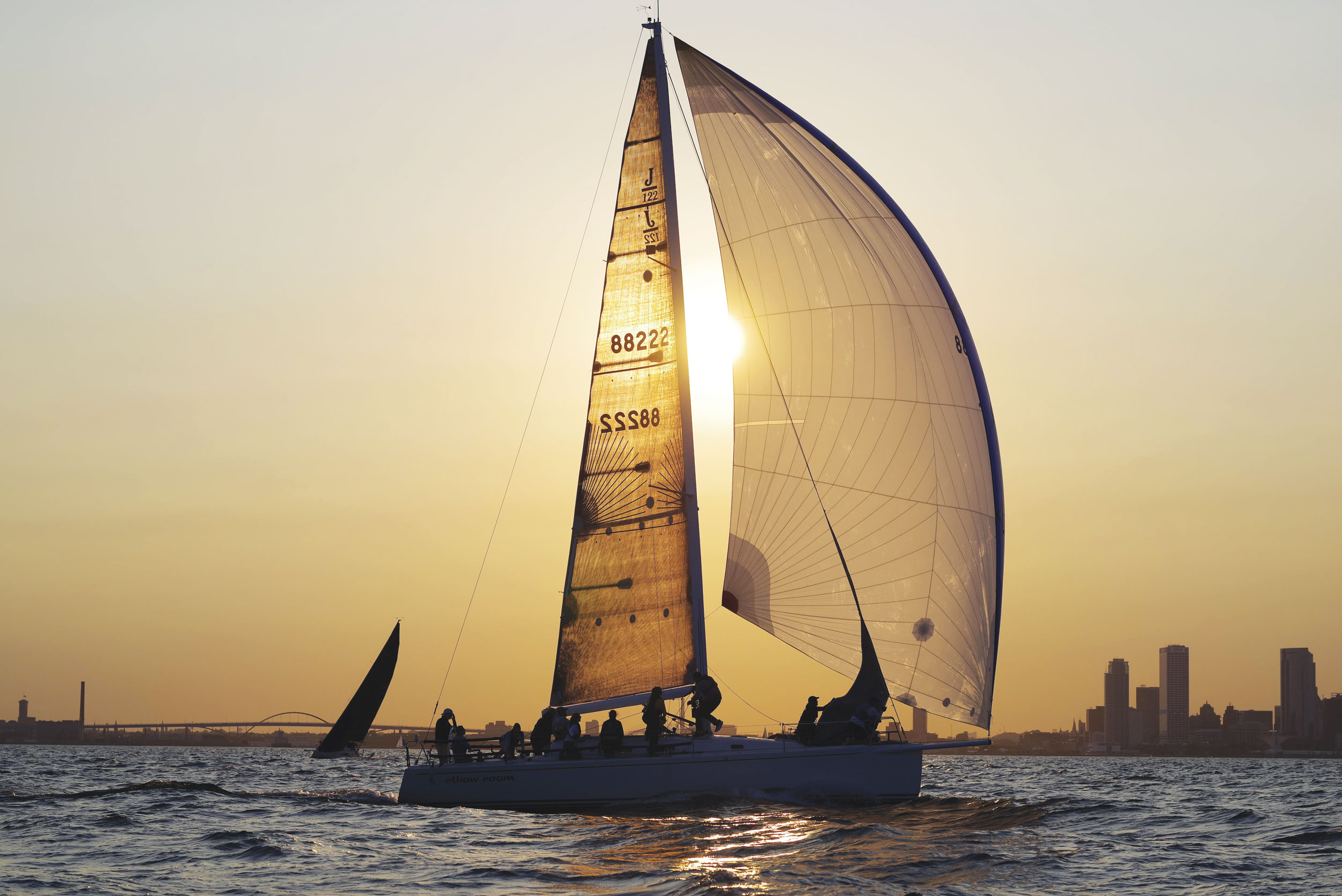 How to Go Sailing on Lake Michigan If You Don’t Own a Boat